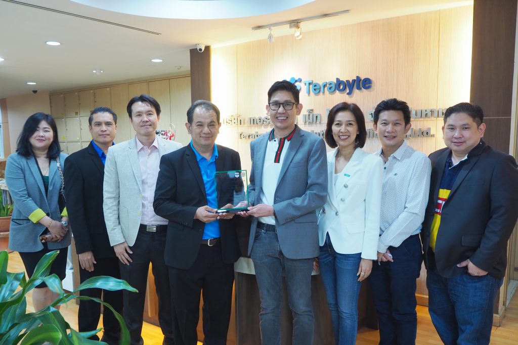ขอบคุณทีมงานคุณภาพจาก TERABYTE และ HPE (Thailand) ที่ทำให้เรายังได้ตำแหน่งนี้ - TERABYTE PLUS